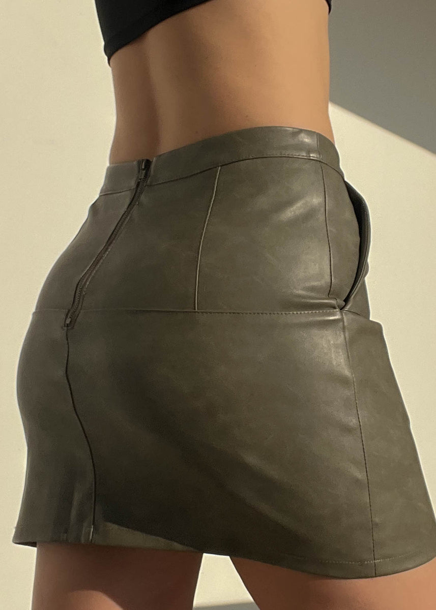 Y2k Olive Green Mini Skirt (S) – Retro and Groovy