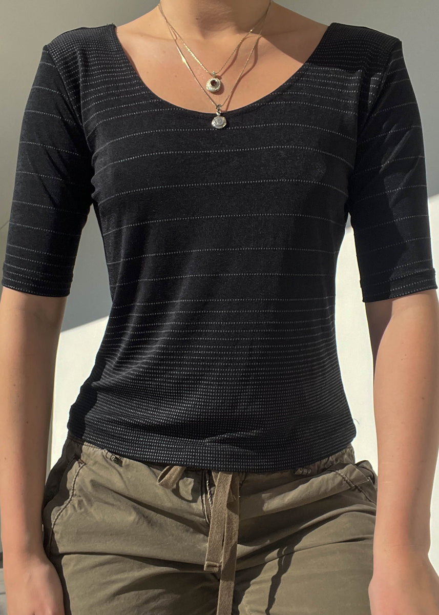 90's Black Striped Top (S) – Retro and Groovy