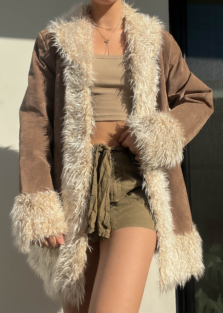 Y2k Fur Trim Suede Coat (M) – Retro and Groovy